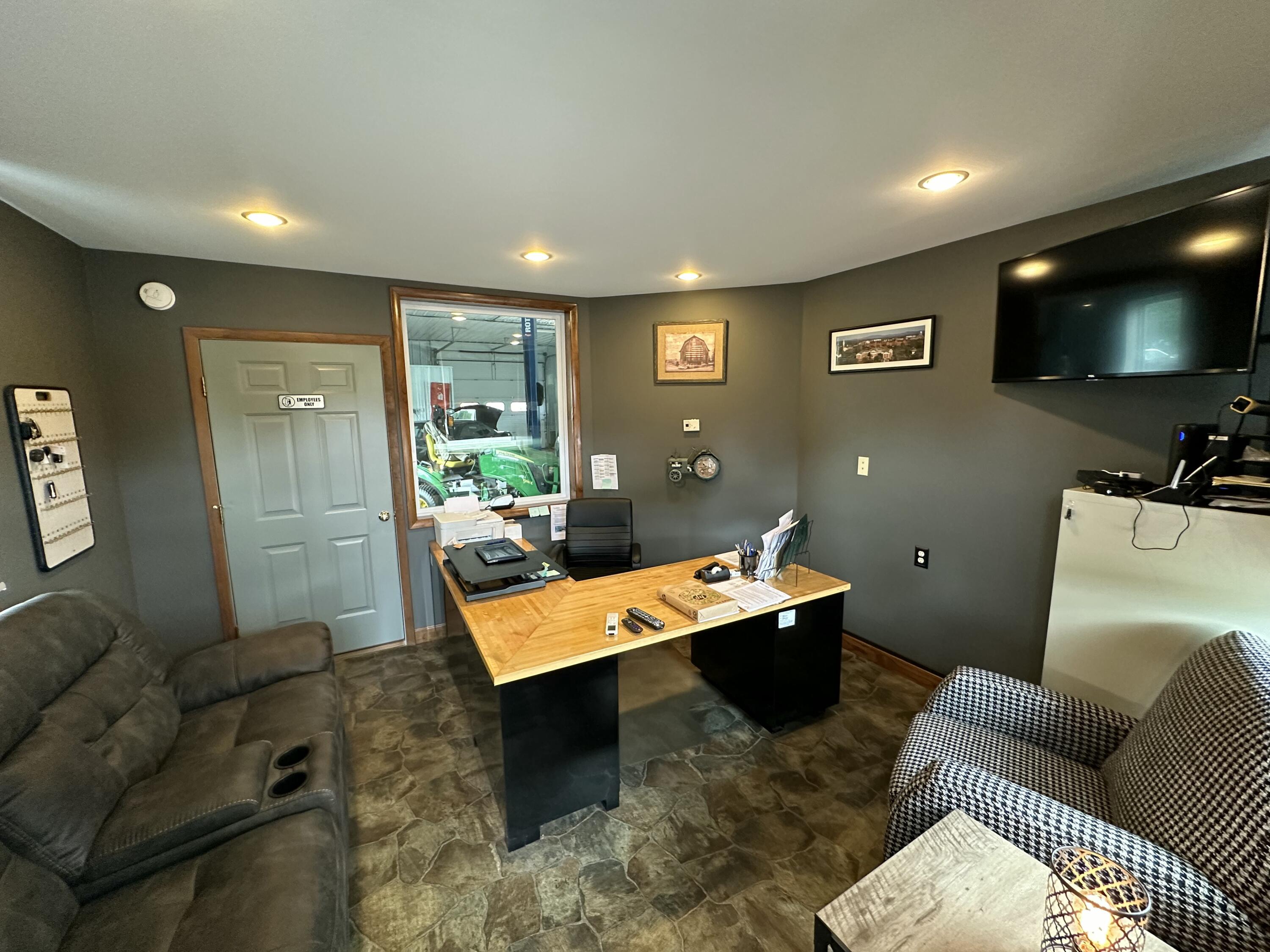 10454 State Route 22 | B.A. Straight Real Estate